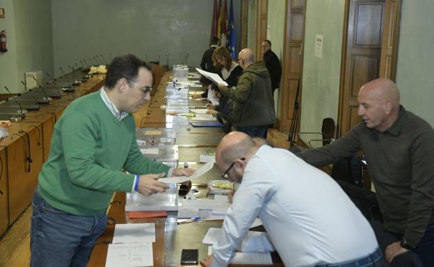 Constituidas El 98 22 De Las Mesas Electorales De Castilla Y León El